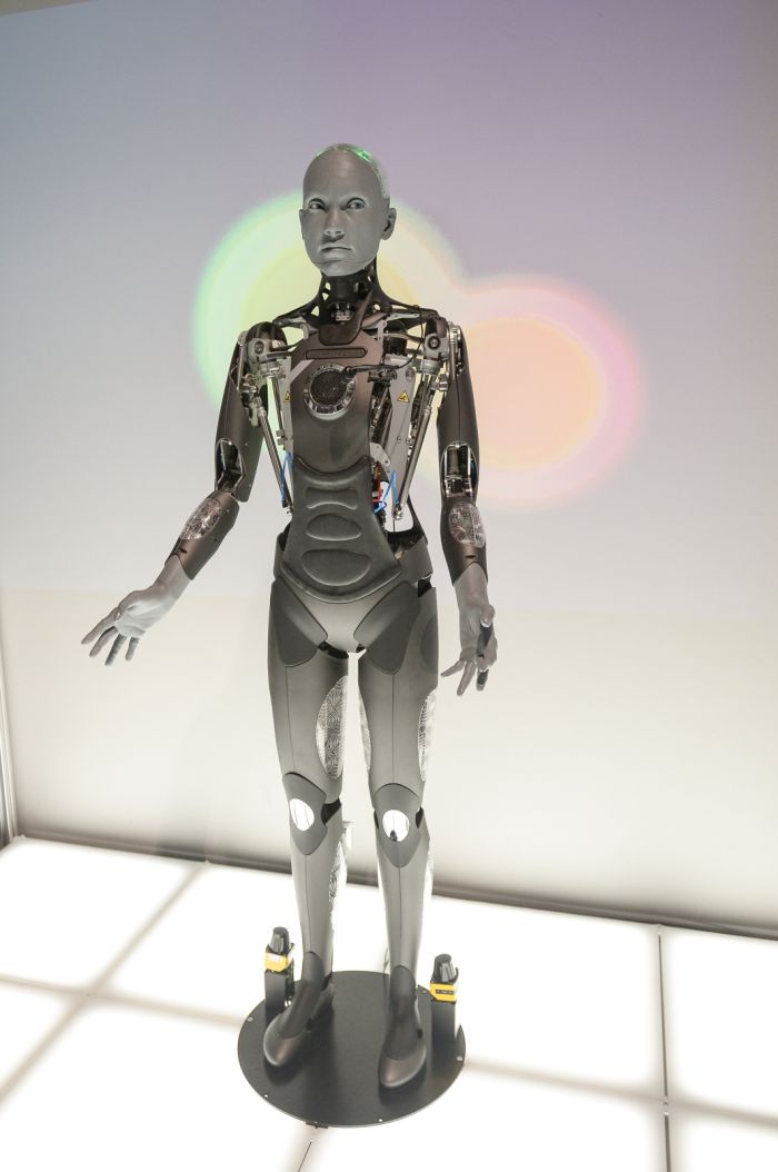 Trzeci robot humanoidalny w Centrum Nauki Kopernik. Będą kolejne ...